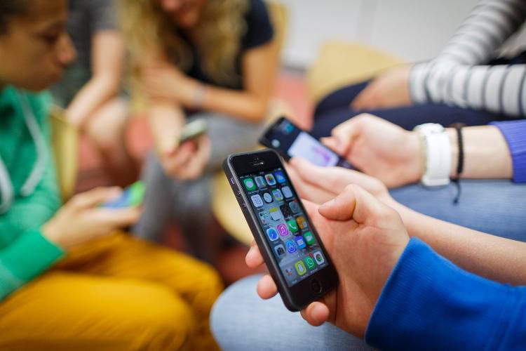 What Is Technology Addiction Causes Signs And Ways To Avoid It